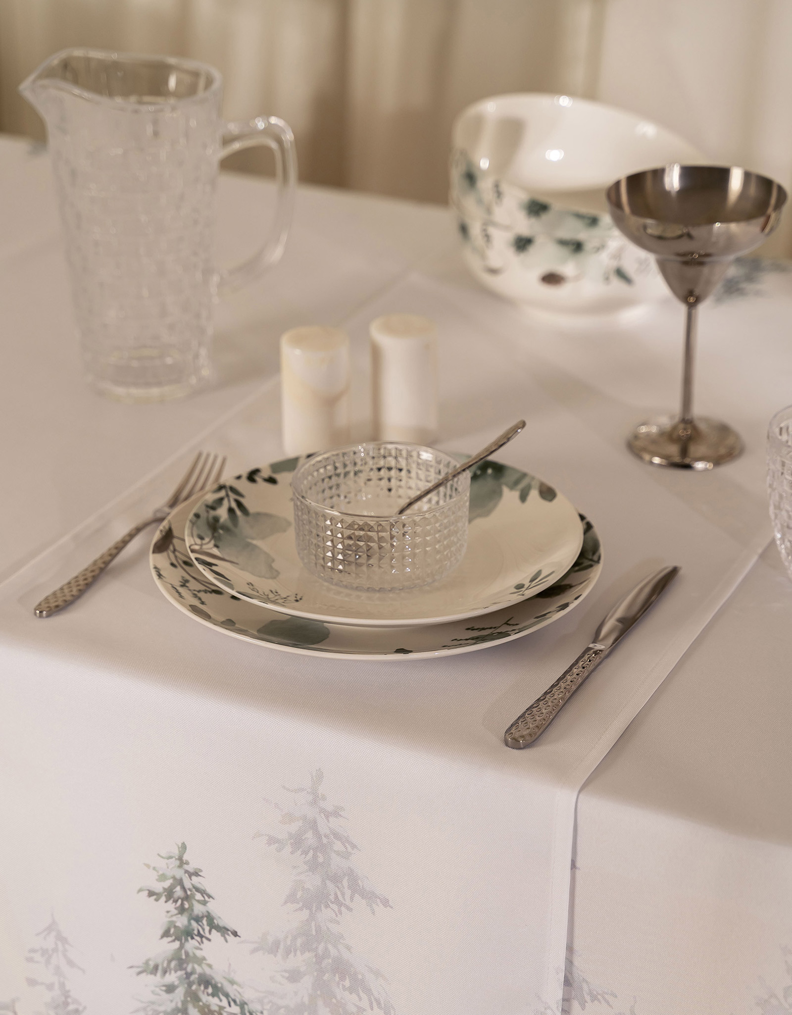Buy Table runner 40x160 cm polyester white Moose story in UAE Kuchenland